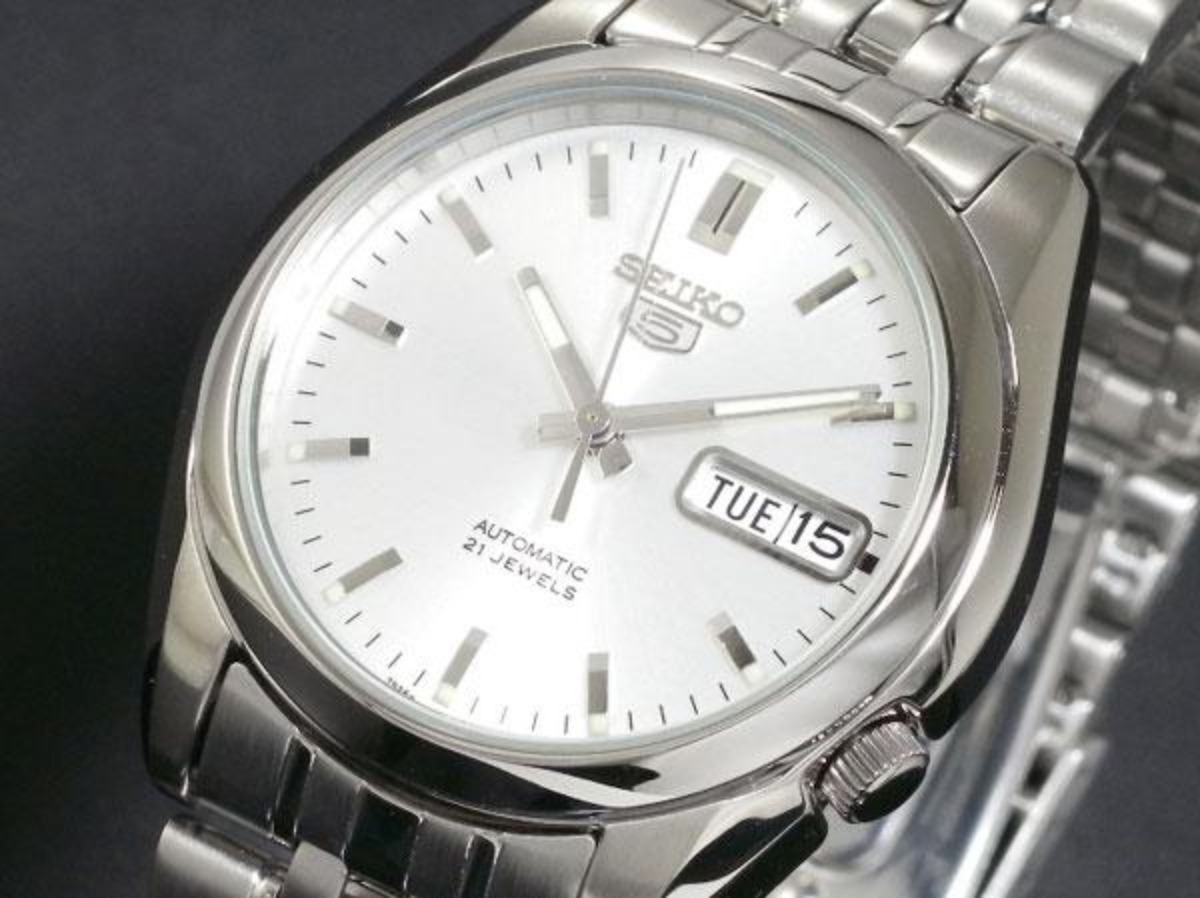 SNK355(セイコー5)をレビュー！評価・評判から特徴まで解説！ - RichWatch