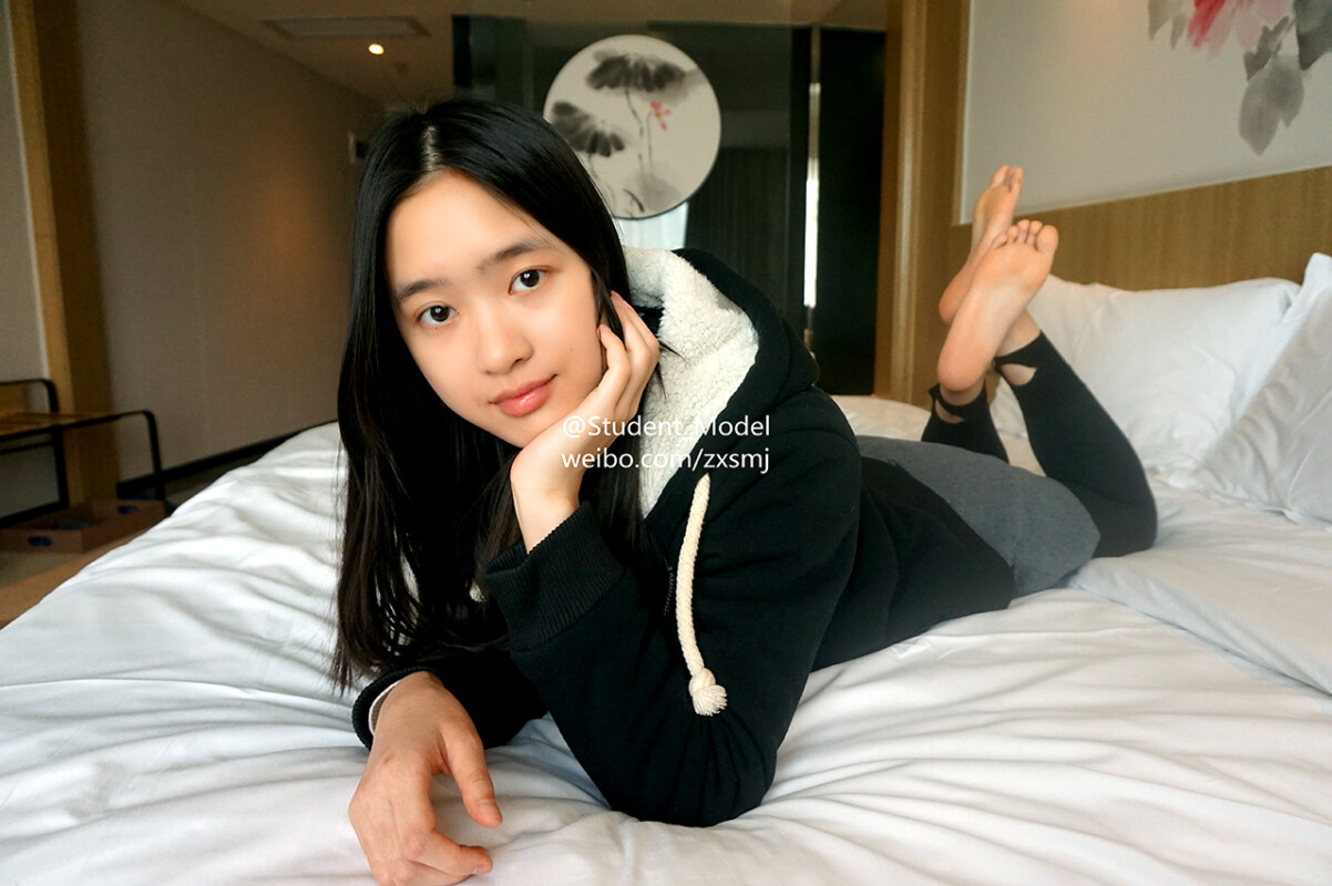 Student Model 太陽 - Limerence