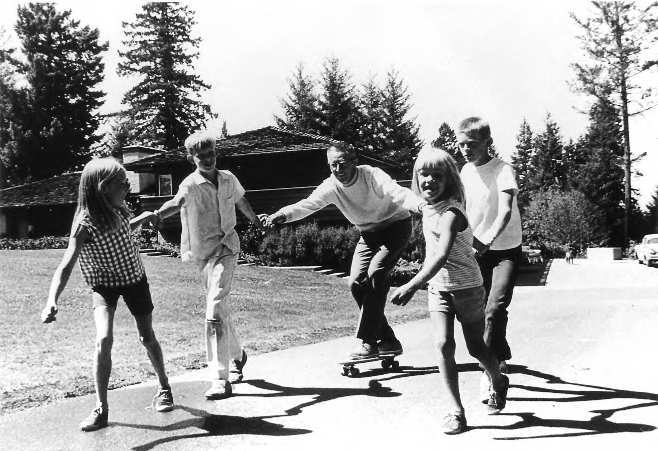 Wildfire advances on Santa Barbara // Case Study home up for grabs ...