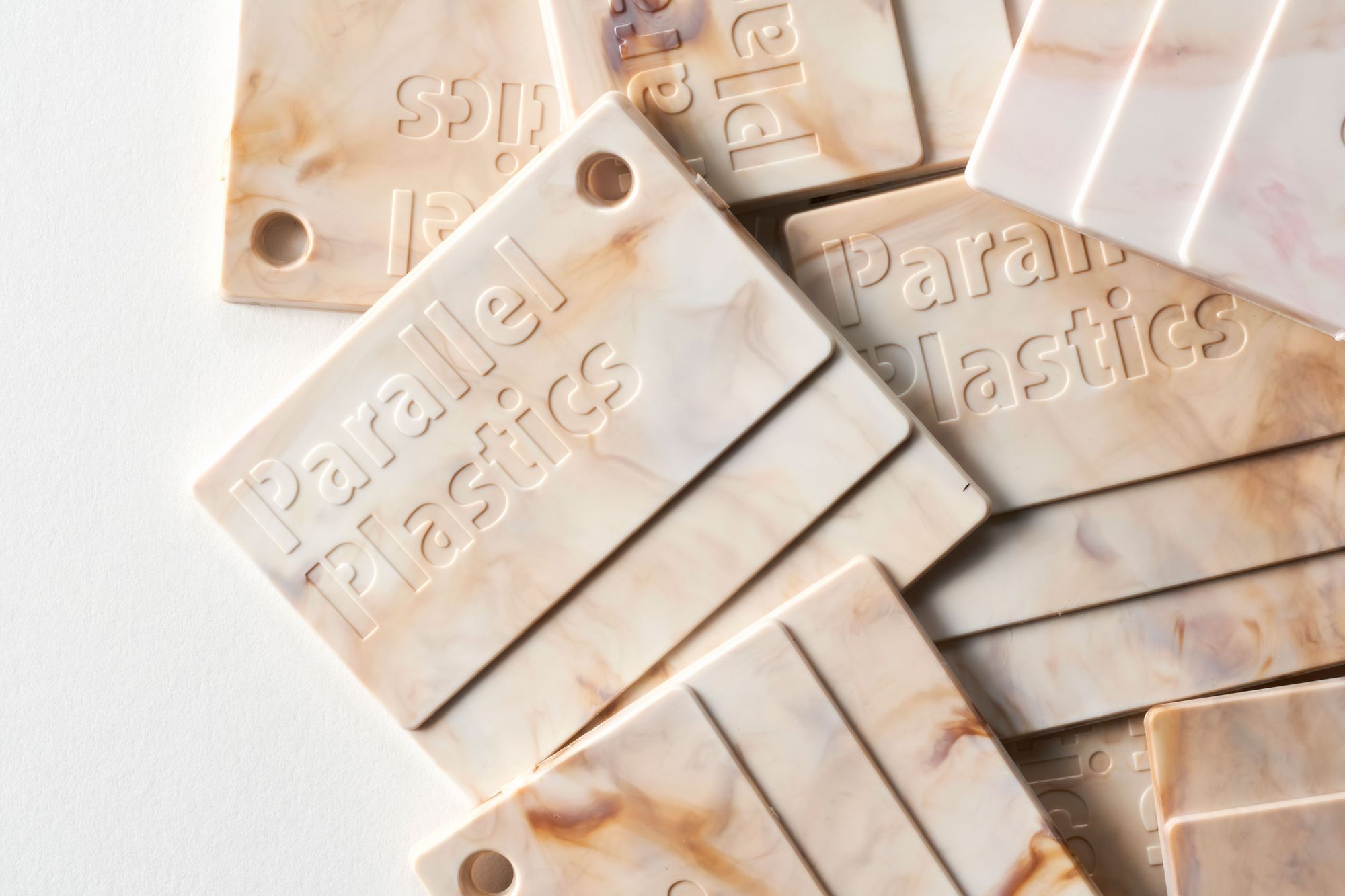 Parallel Plastics | プラスチック製品再生サービス - Parallel Plastics | 不要な製品を、つかうプロダクトへ